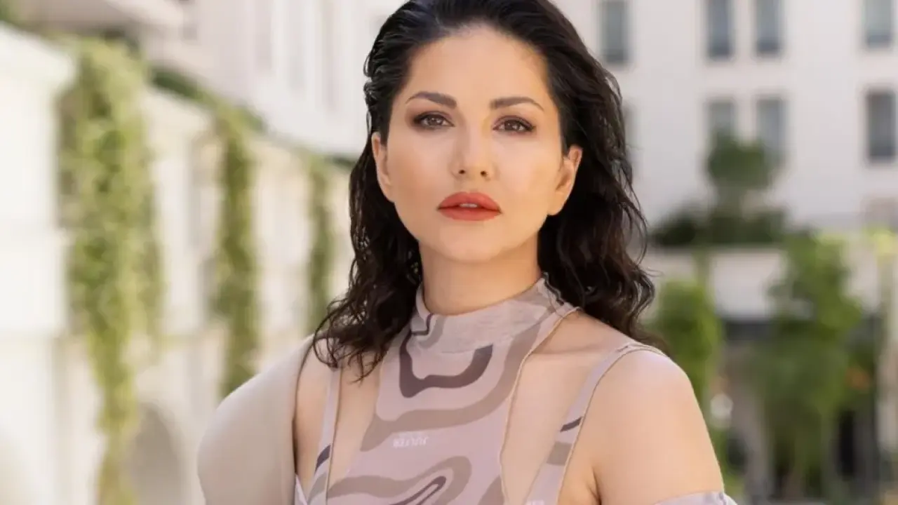 Sunny Leone Age, Height, Weight, Wiki, Biography, Family, And More ...