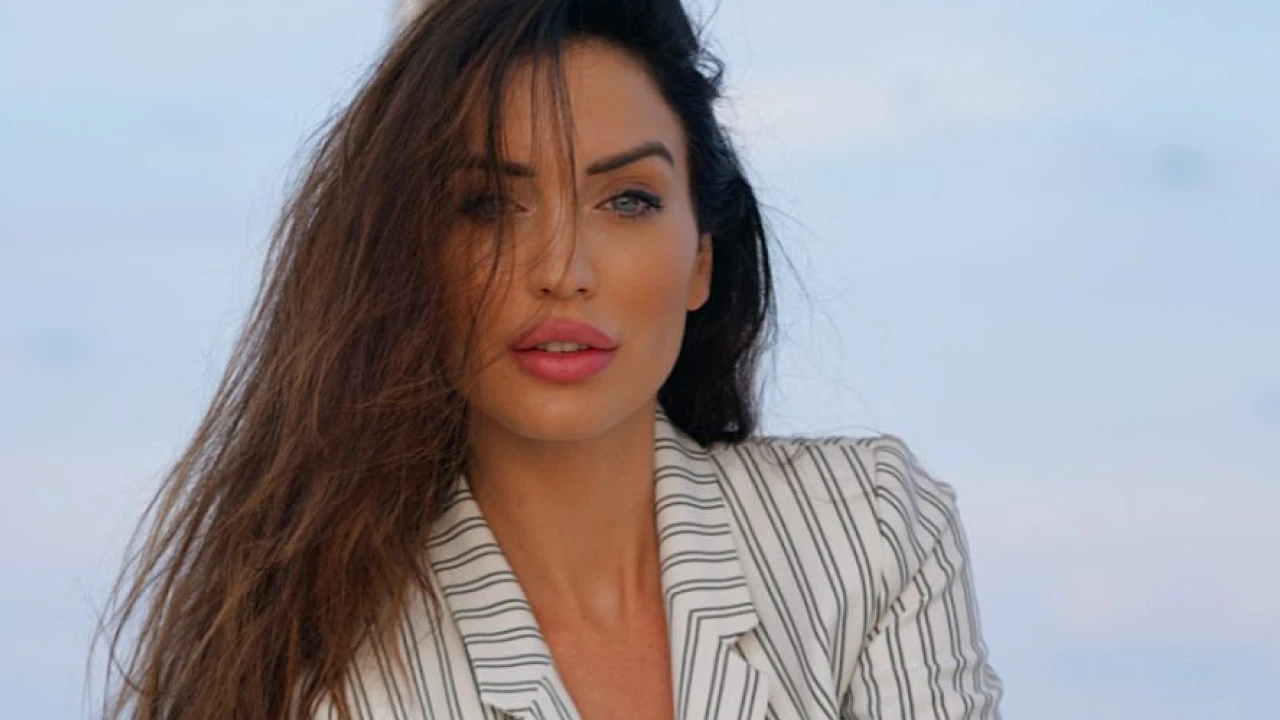 Lucinda Nicholas Age, Height, Weight, Wiki, Biography, Family, And More ...